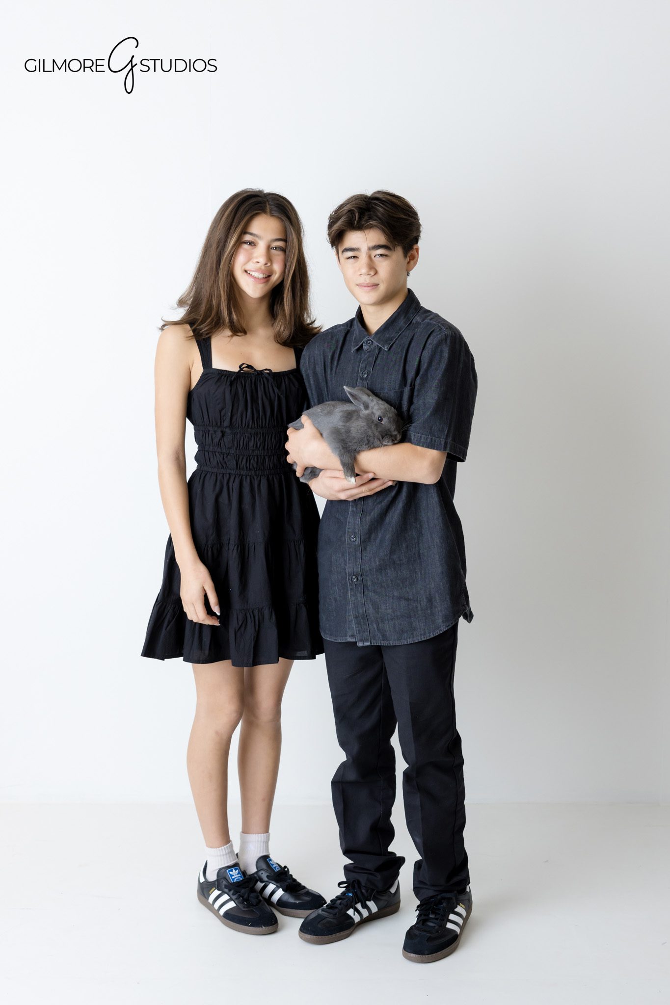 White Background Family Photoshoot - Gilmore Studios | Orange County ...